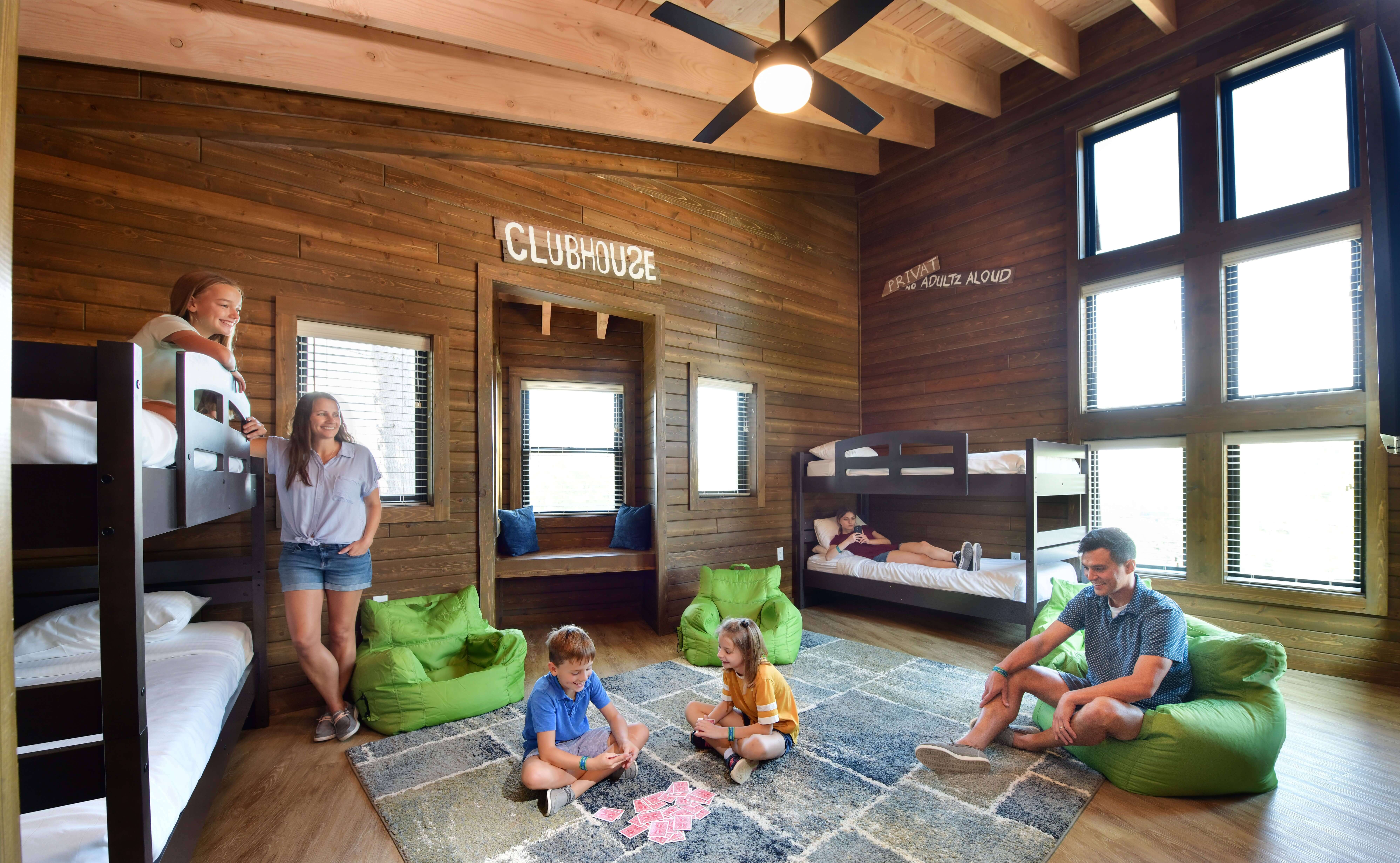 5 Bedroom Treehouse Cabin - Wilderness Resort