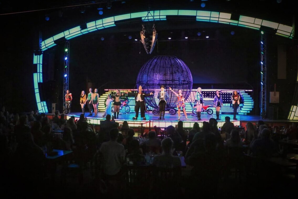 Bello's Circus Extreme at Dells Dinner Adventures - Wilderness Resort